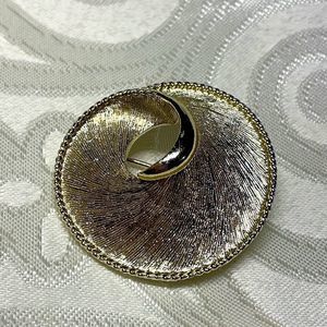 Jewelry | Vintage Gold Tone Circular Swish Design Brooch Pin | Poshmark